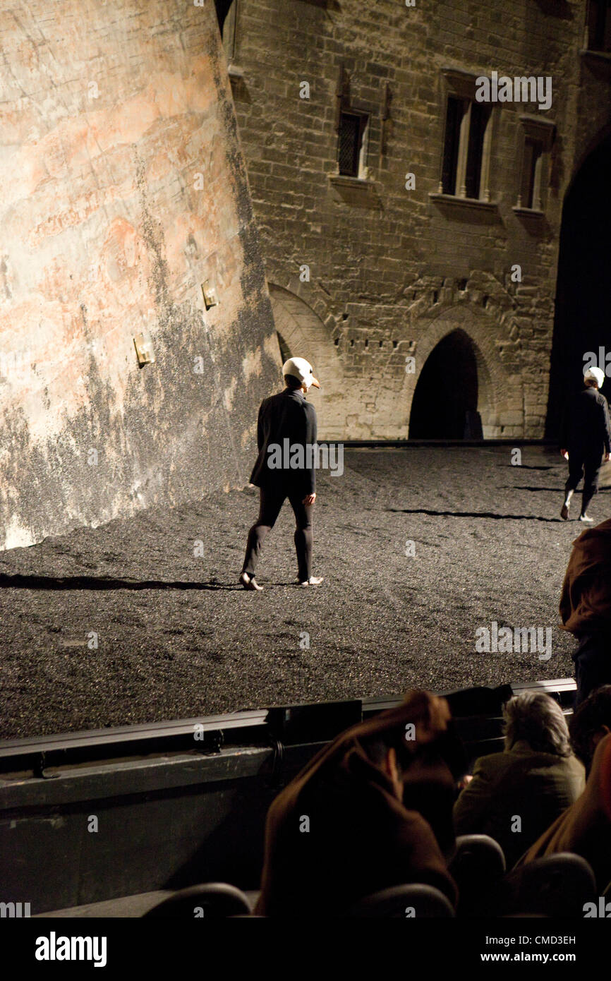 Avignon theatre festival shows hi-res stock photography and images - Alamy