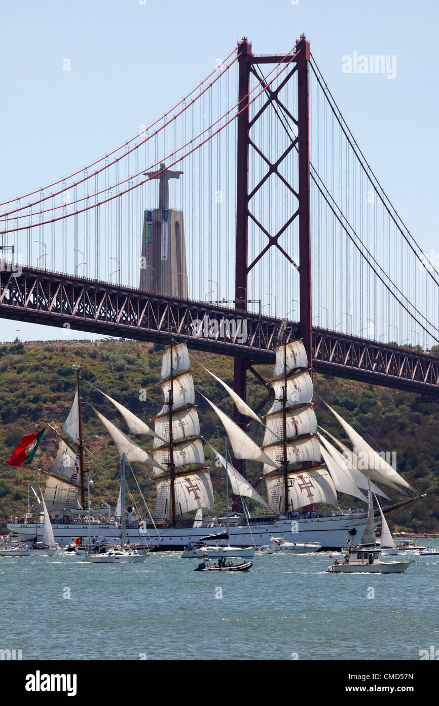 Portuguese sailing ship sagres hi-res stock photography and images - Alamy