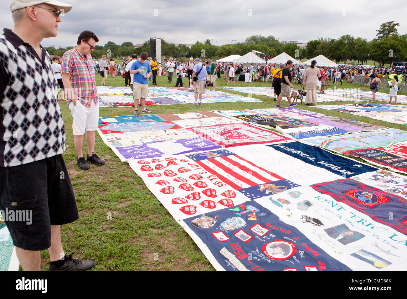 Aids memorial quilts High Resolution Stock Photography and Images - Alamy
