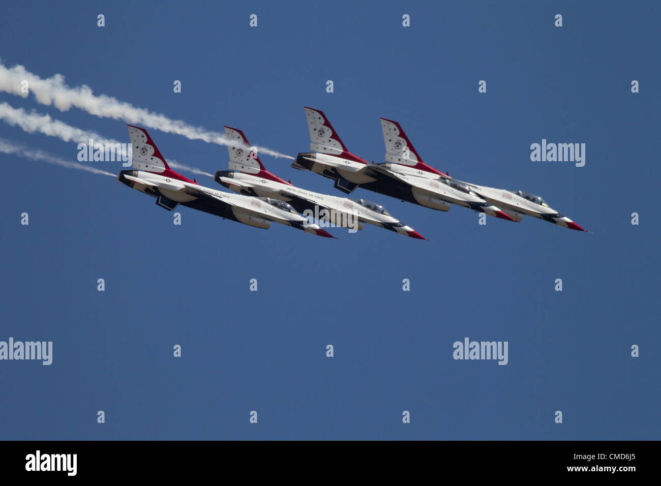 USAF Thunderbirds Air Demonstration Squadron Flying in Formation, F-16C ...