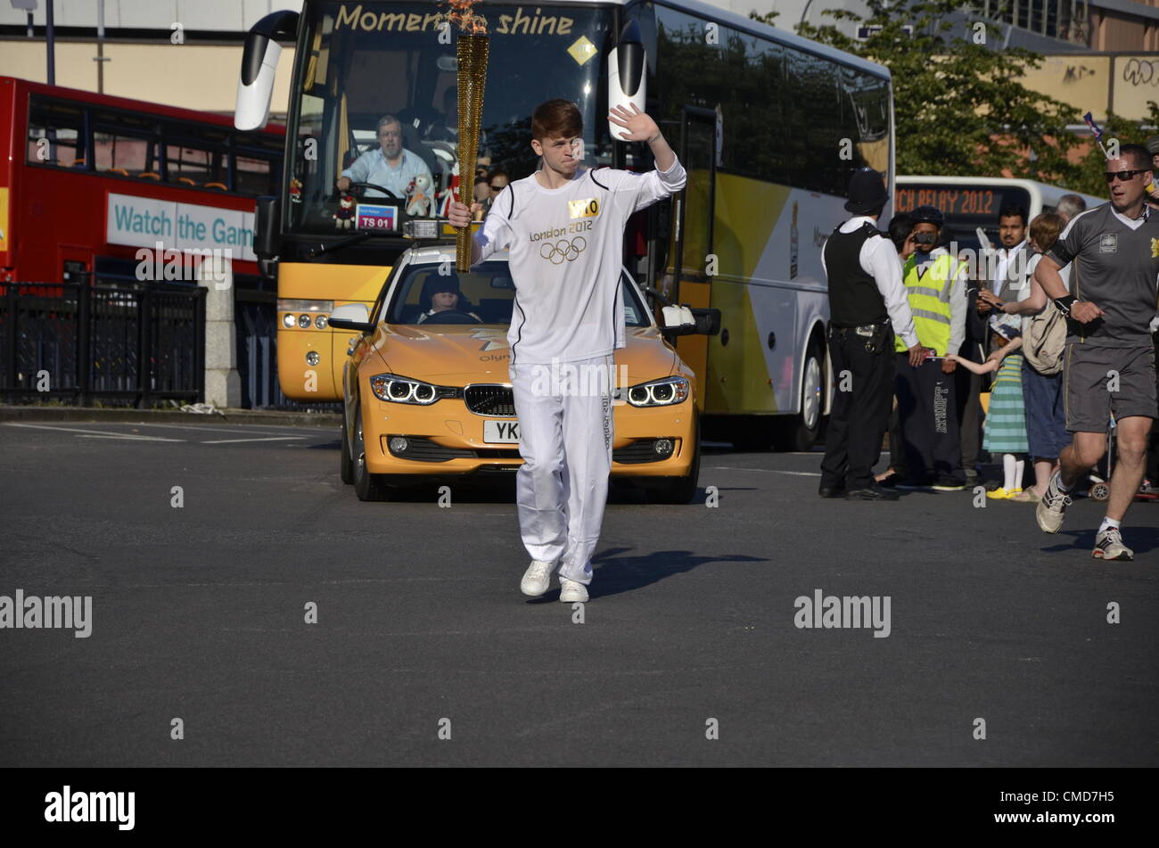 Lewisham, London, UK. Wednesday 23rd July 2012. Daniel Gee carries the ...