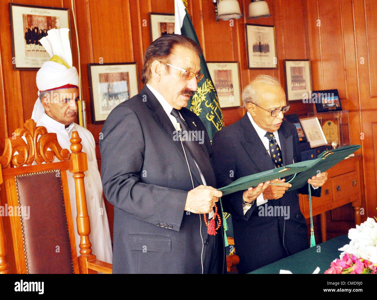 Justice iftikhar hi-res stock photography and images - Alamy