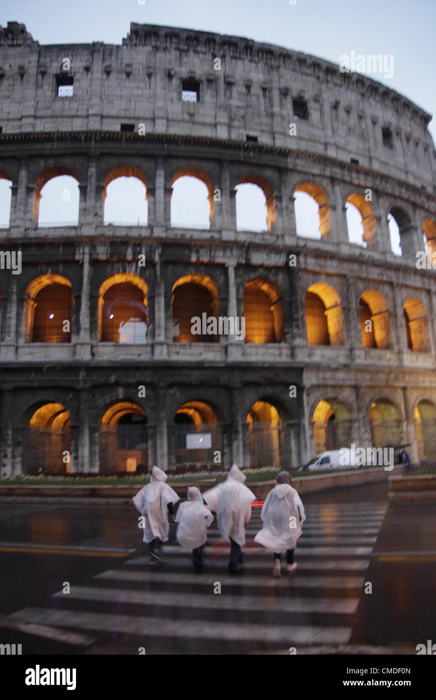 Roman coliseum rain hi-res stock photography and images - Alamy