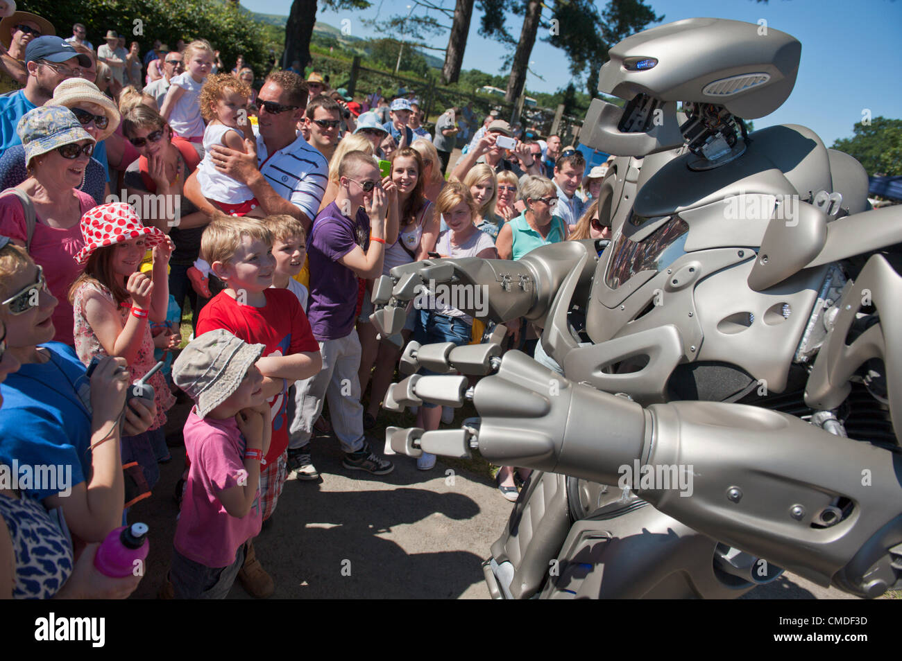 24th July 2012. Llanelwedd, Wales, UK. tITAN THE ROBOT AMUSES THE CROWD ...
