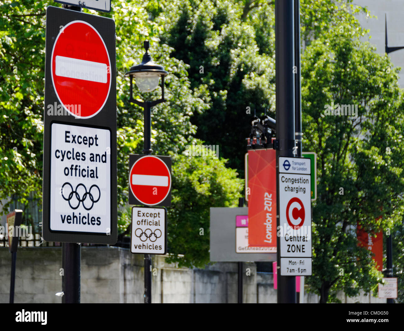 LONDON, UK, Monday July 23, 2012. Olympic lane signs on Park Lane. The ...
