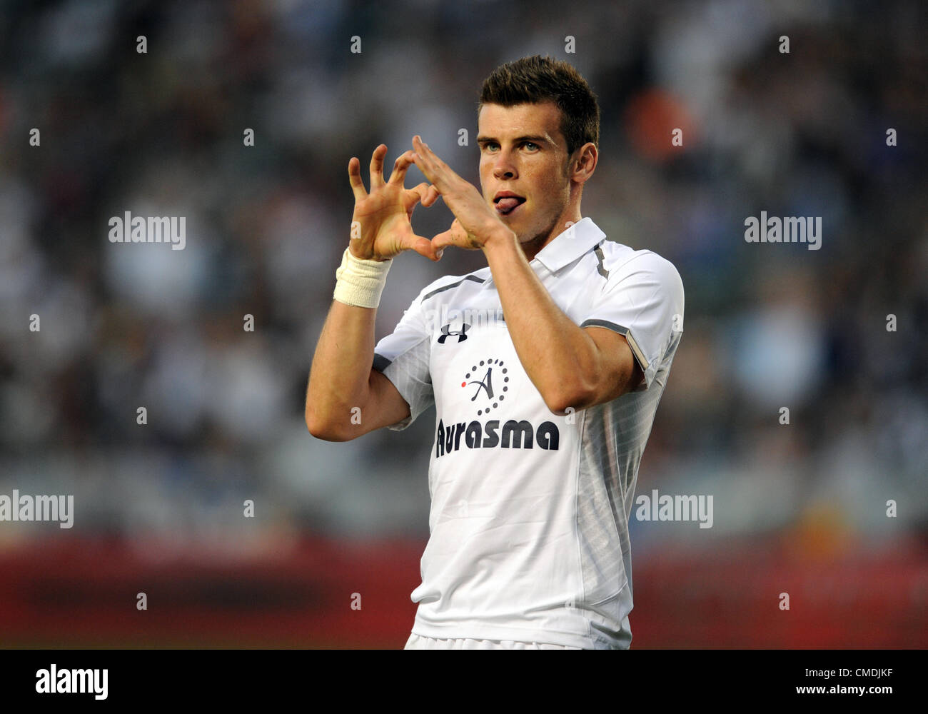 Gareth bale heart hi-res stock photography and images - Alamy