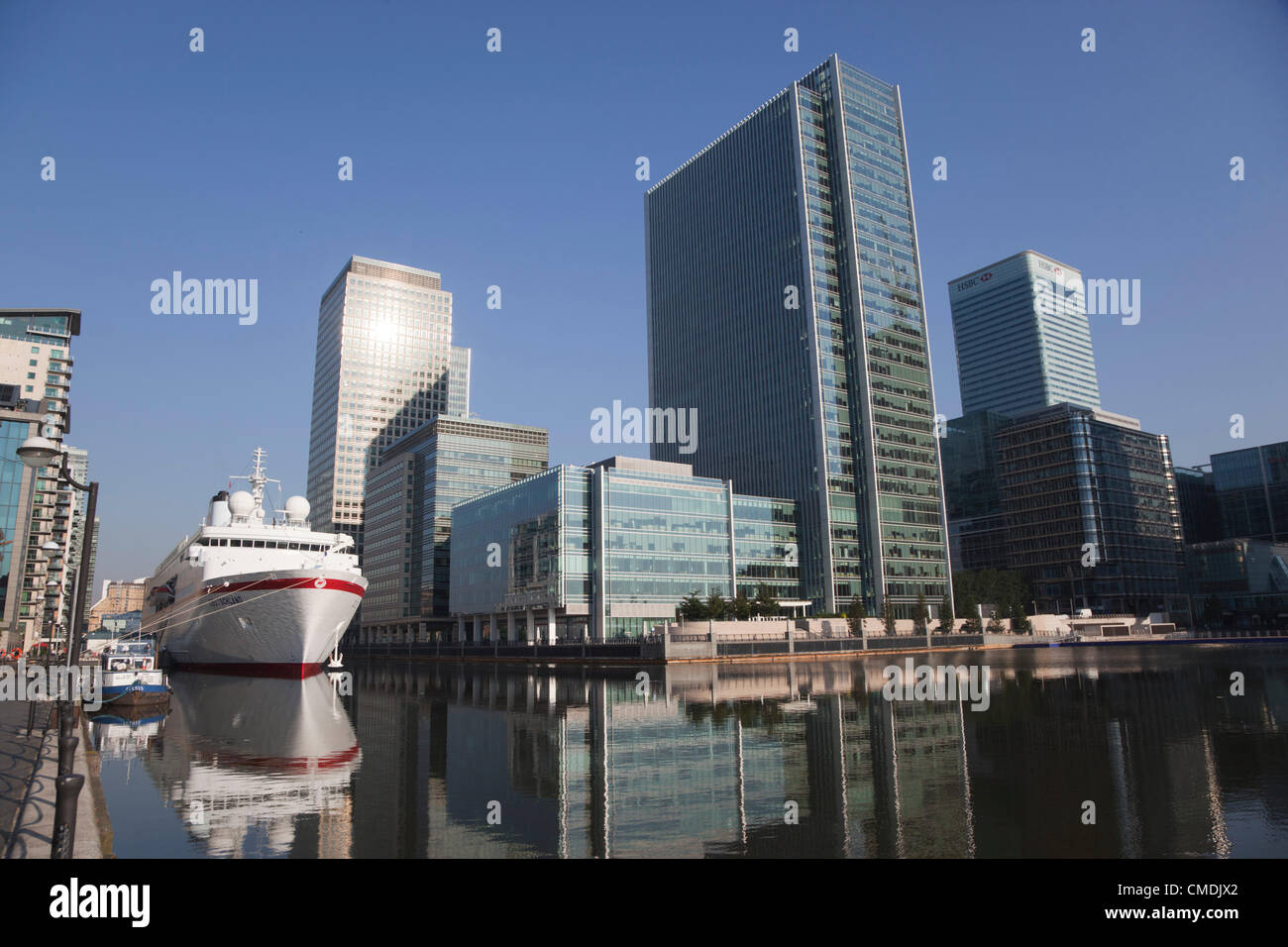 Yacht deutschland canary wharf hi-res stock photography and images - Alamy