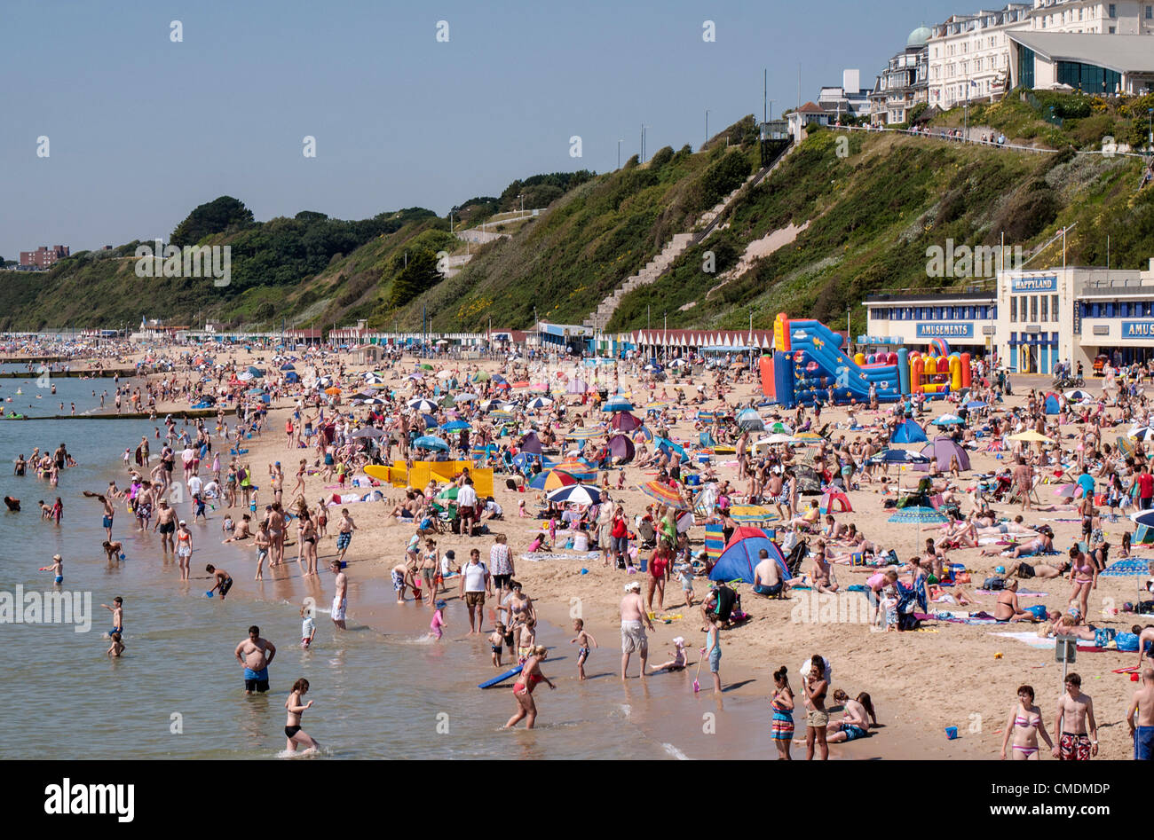 Bournemouth, People enjoying summer weather on West Beach, Dorset ...