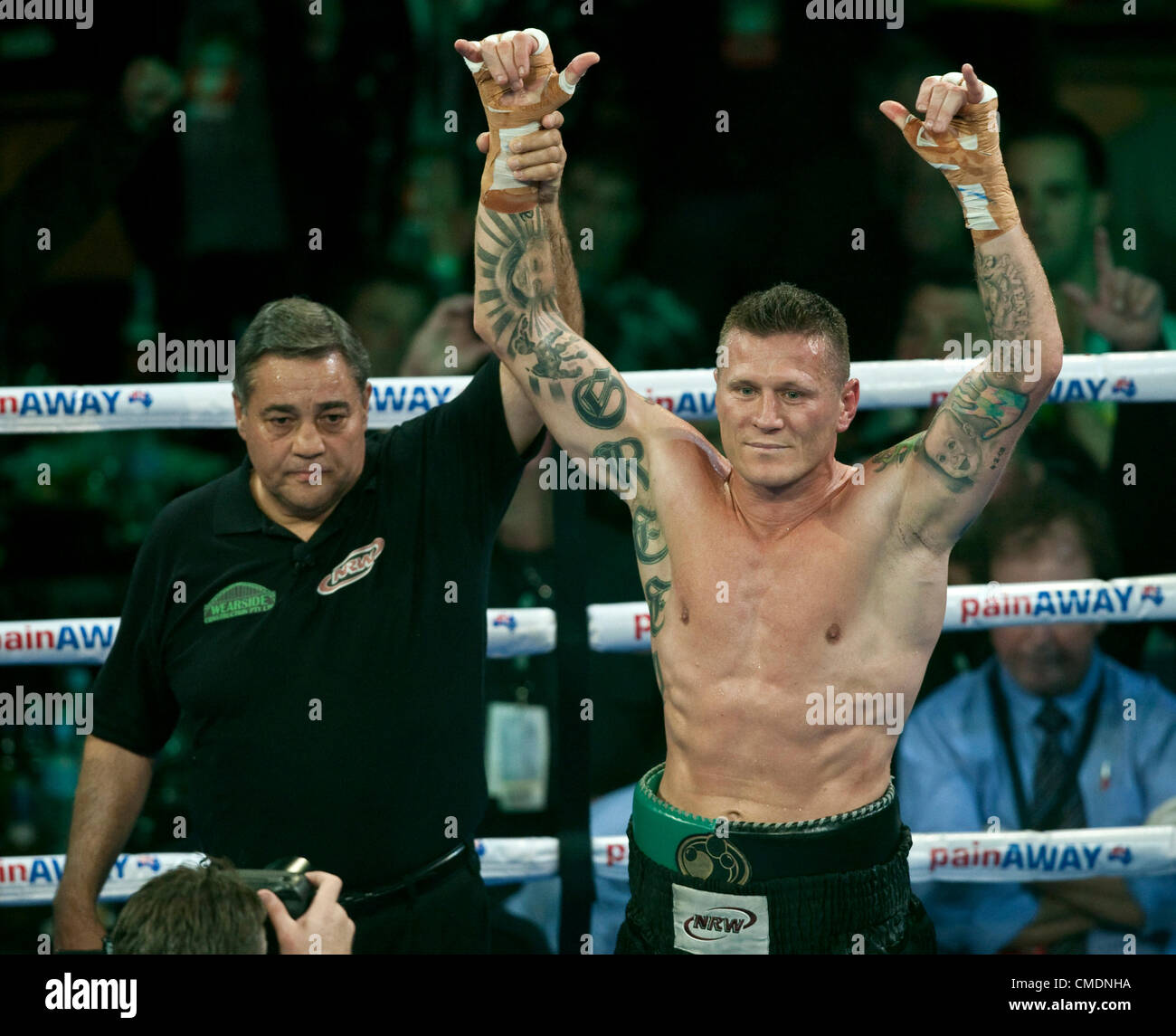 Light heavyweight bout hi-res stock photography and images - Alamy