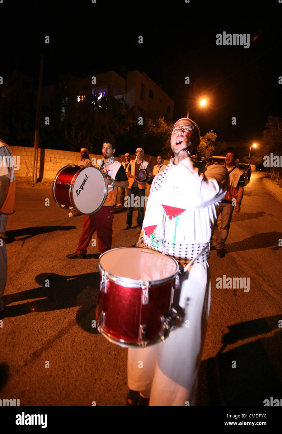 Traditional drum to wake hi-res stock photography and images - Alamy