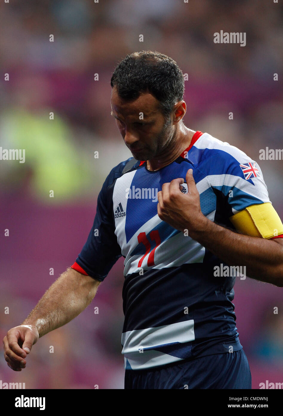 RYAN GIGGS GREAT BRITAIN V SENEGAL OLD TRAFFORD MANCHESTER ENGLAND 26 ...