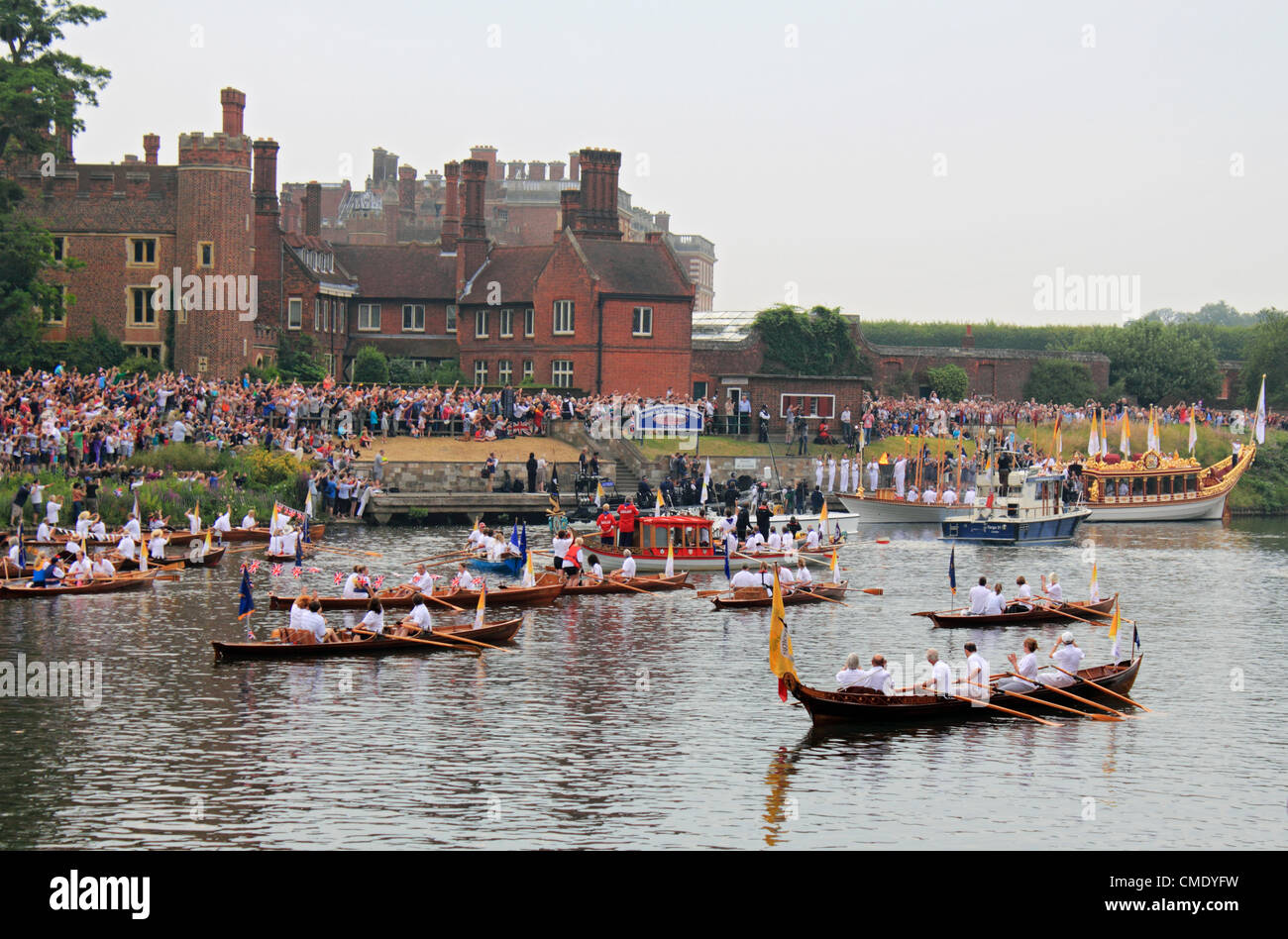 Olympic couldron 2012 hi-res stock photography and images - Alamy