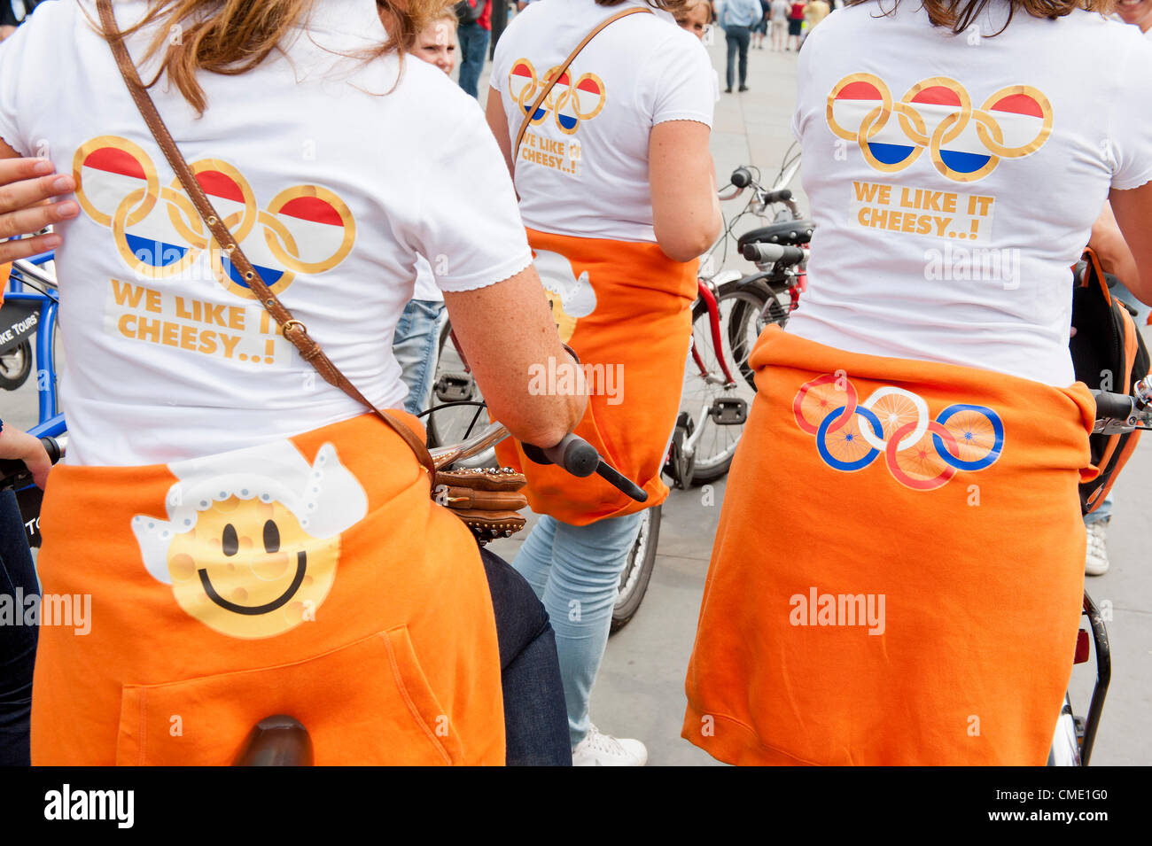 Dutch orange fans hi-res stock photography and images - Alamy
