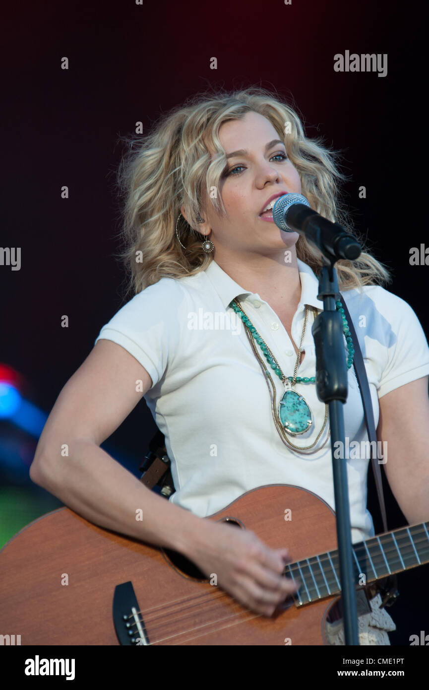 Kimberly perry hi-res stock photography and images - Alamy