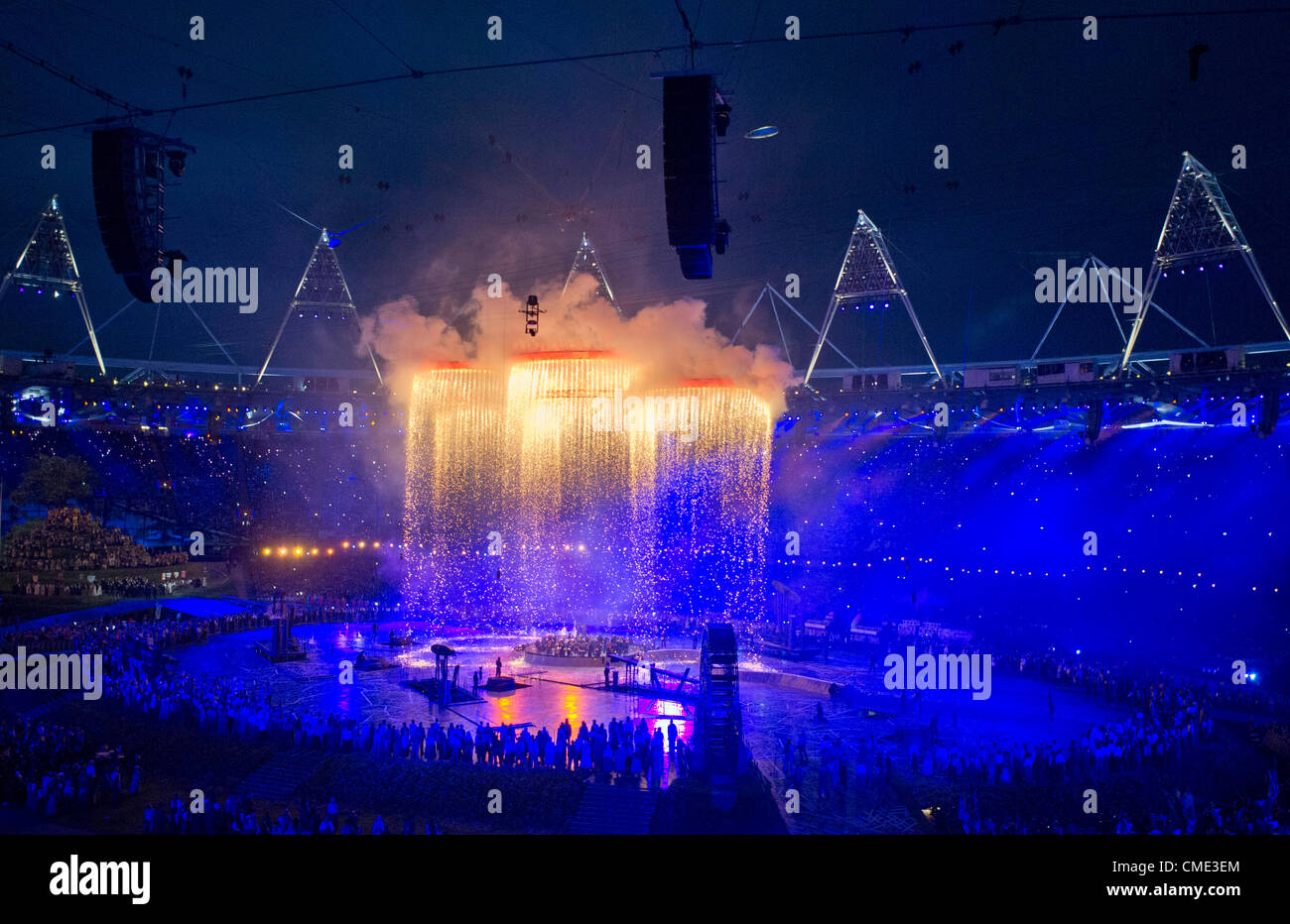 Olympics 2012 the olympic rings showers hi-res stock photography and ...