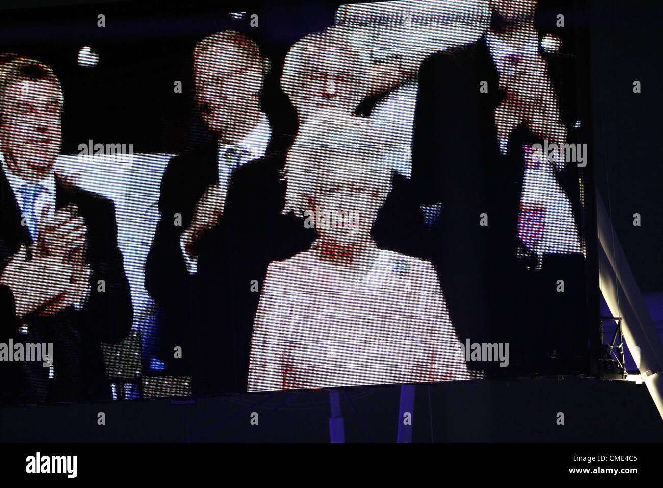 Big screen in stadium hi-res stock photography and images - Alamy