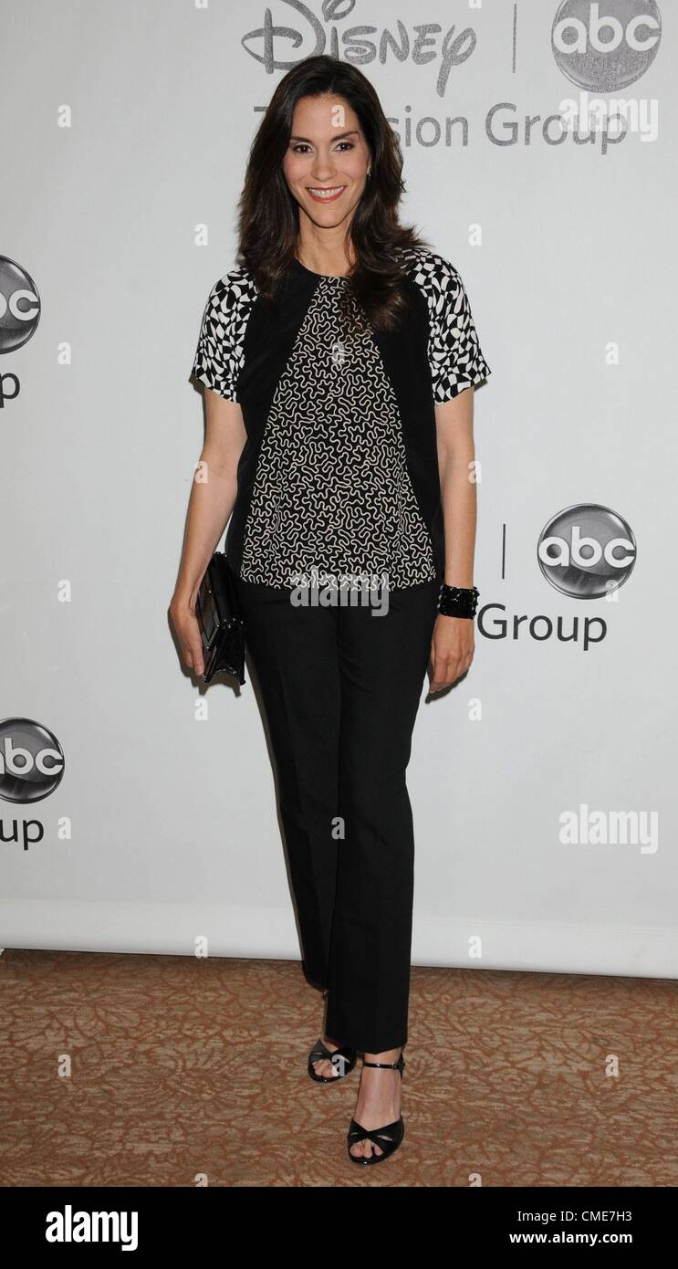 Jami gertz actress hi-res stock photography and images - Alamy