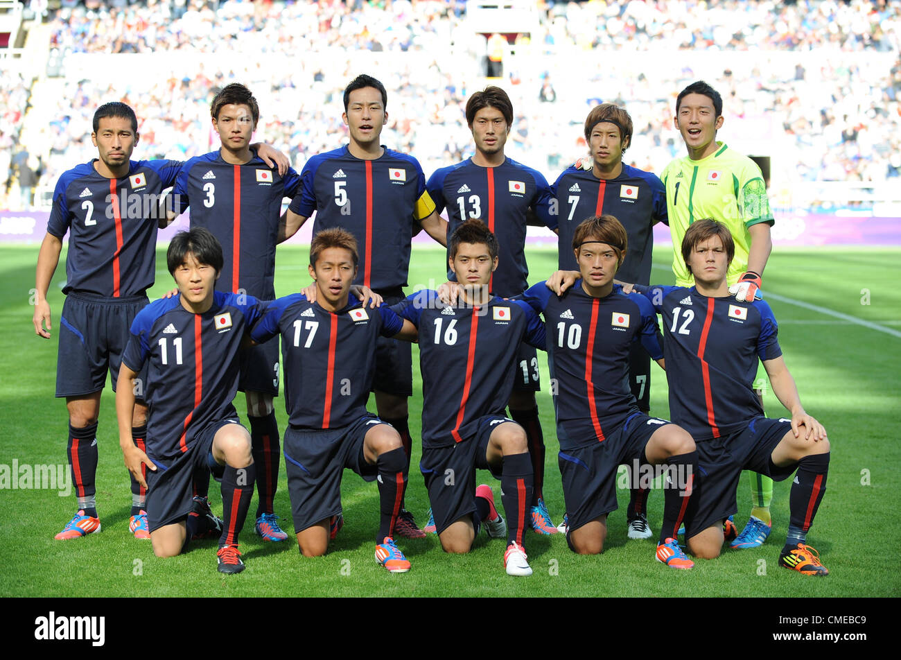 Japan group team hi-res stock photography and images - Alamy