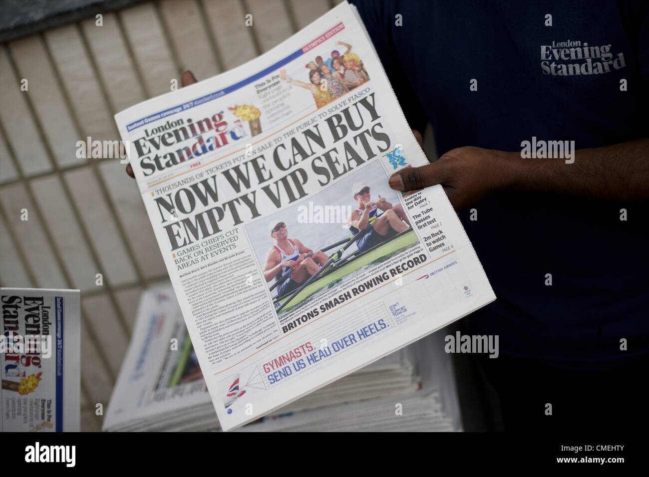 London evening standard front page hi-res stock photography and images ...