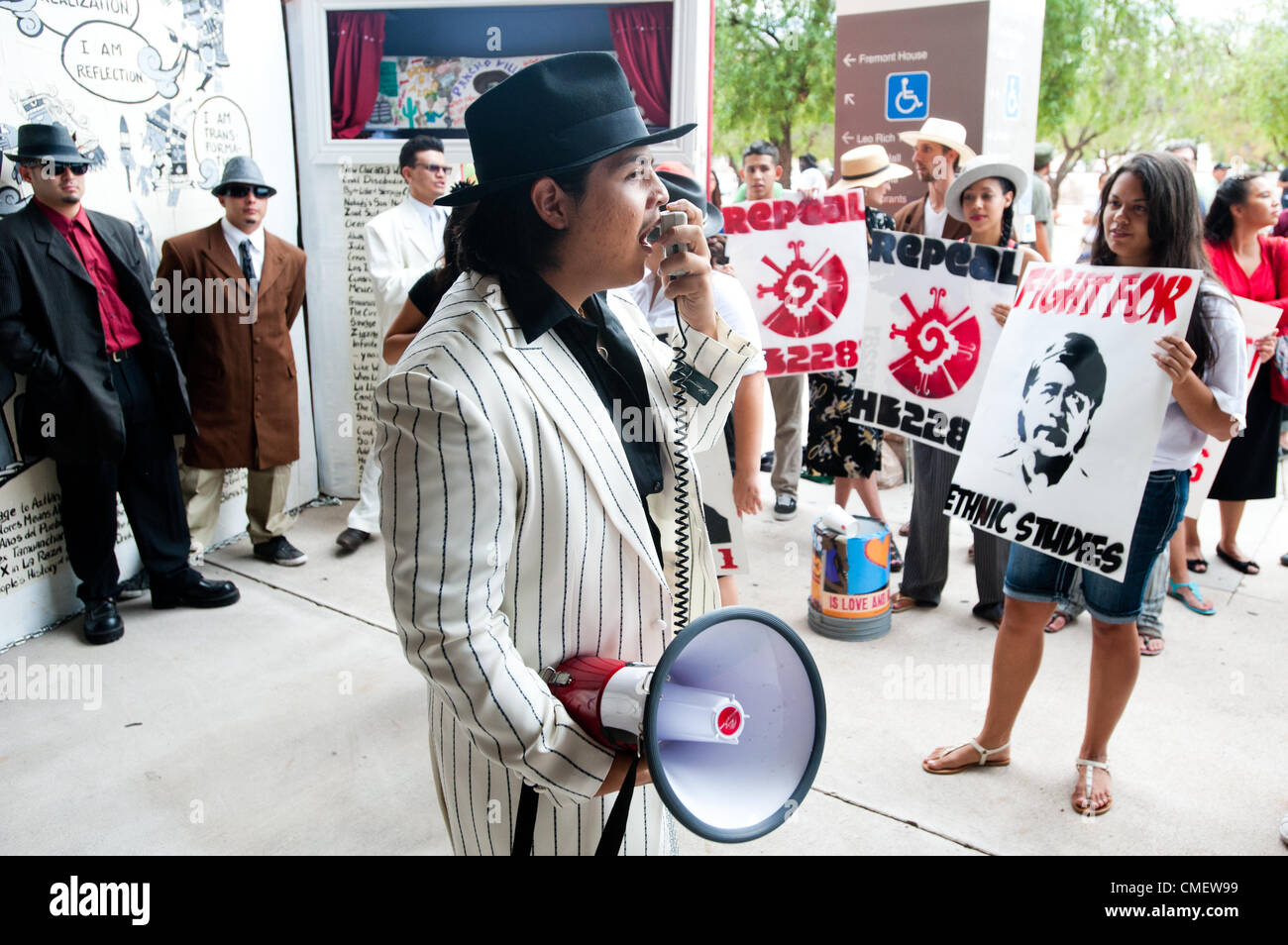 July 31, 2012 - Tucson, Arizona, U.S - Despite many protestors being ...