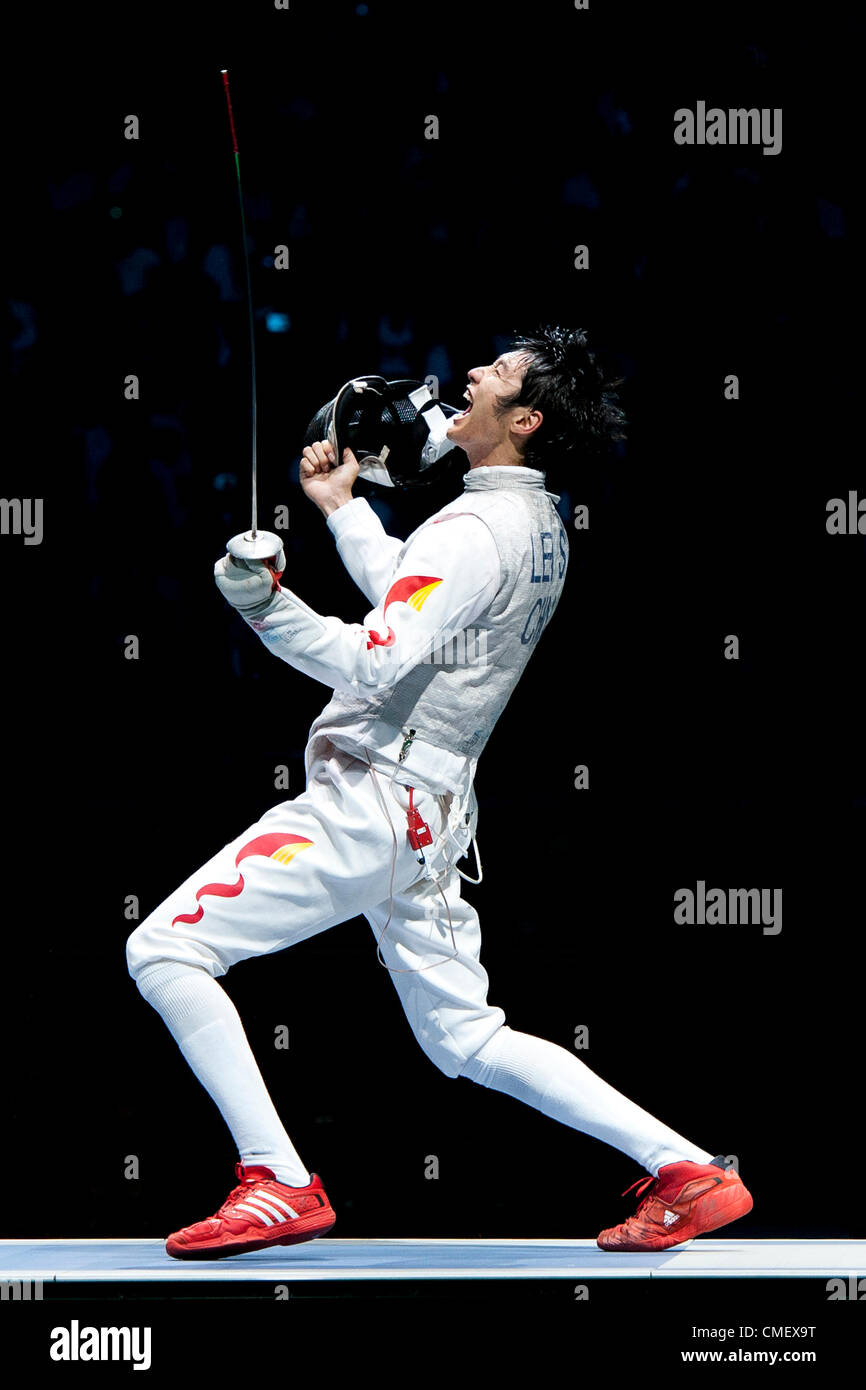 31.07.2012. London, England. Chinas Sheng Lee (CHN) celebrates narrowly ...