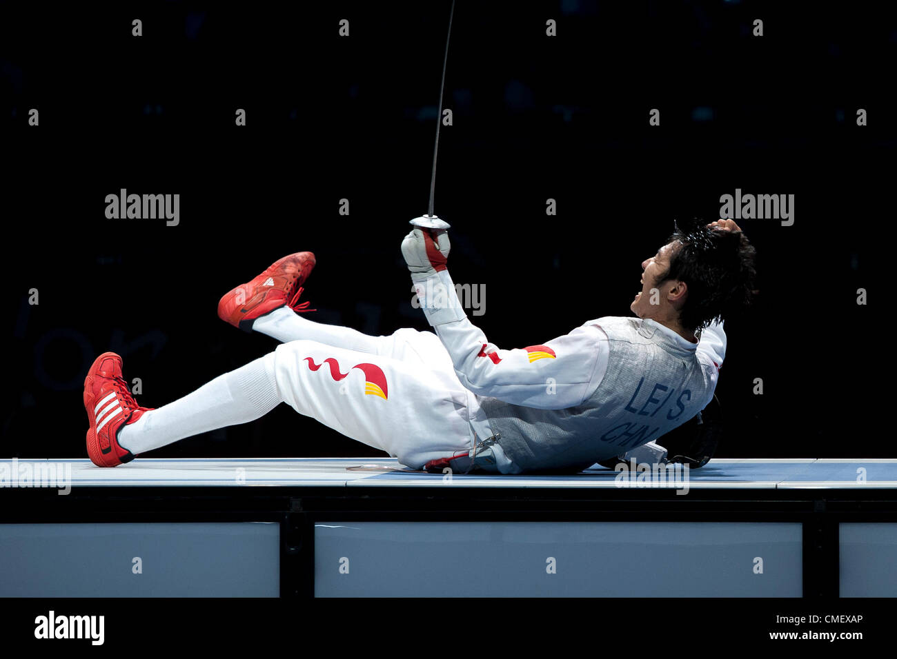 31.07.2012. London, England. Chinas Sheng Lee (CHN) celebrates narrowly ...