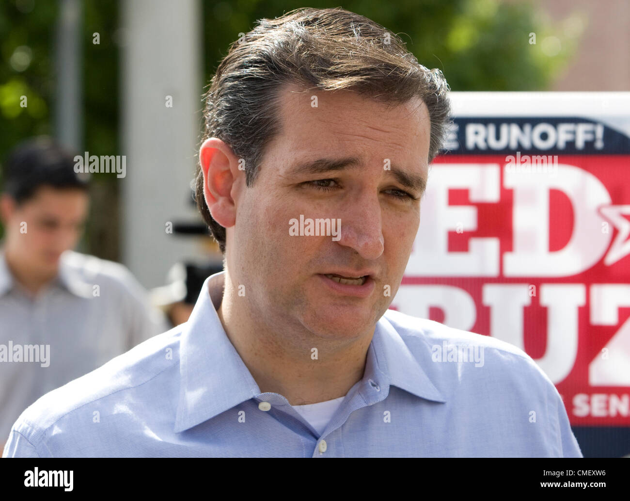 Shaun Hutchison's Instagram, Twitter & Facebook on IDCrawl