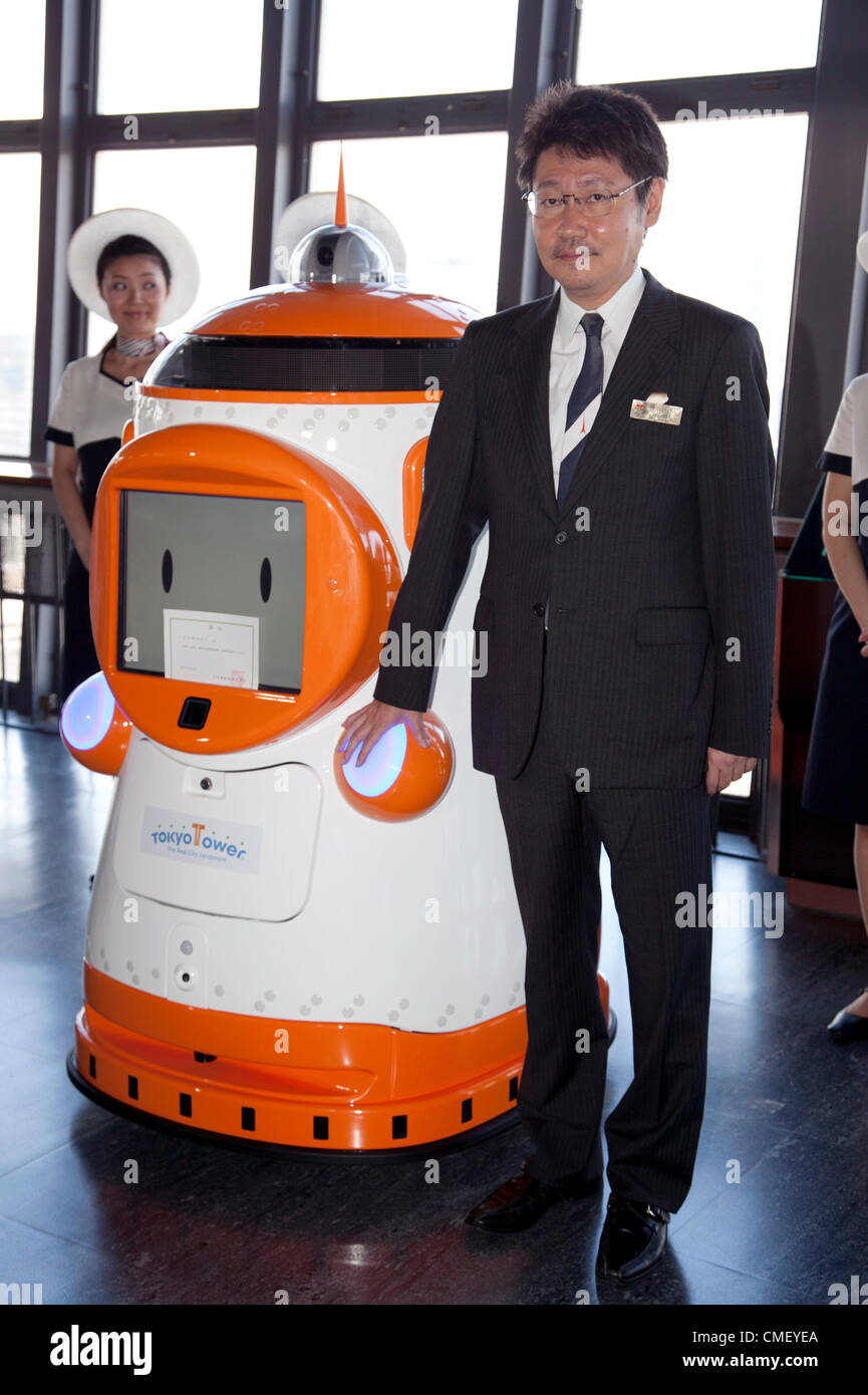 August 01 2012, Tokyo, Japan - (L to R) The new robot guide "Tawabo ...