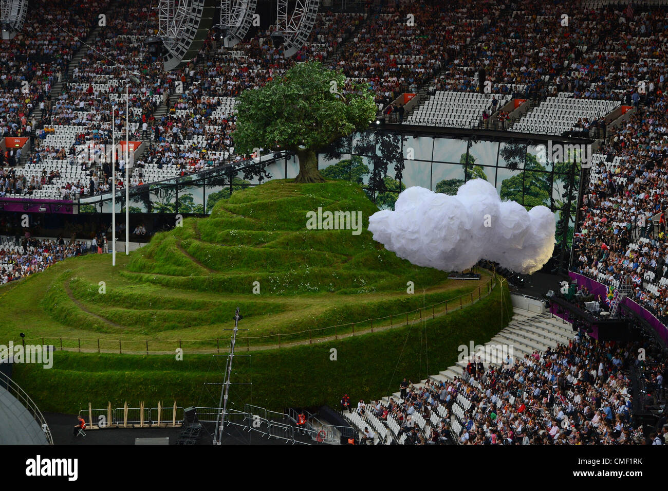 London olympics opening ceremony hi-res stock photography and images ...
