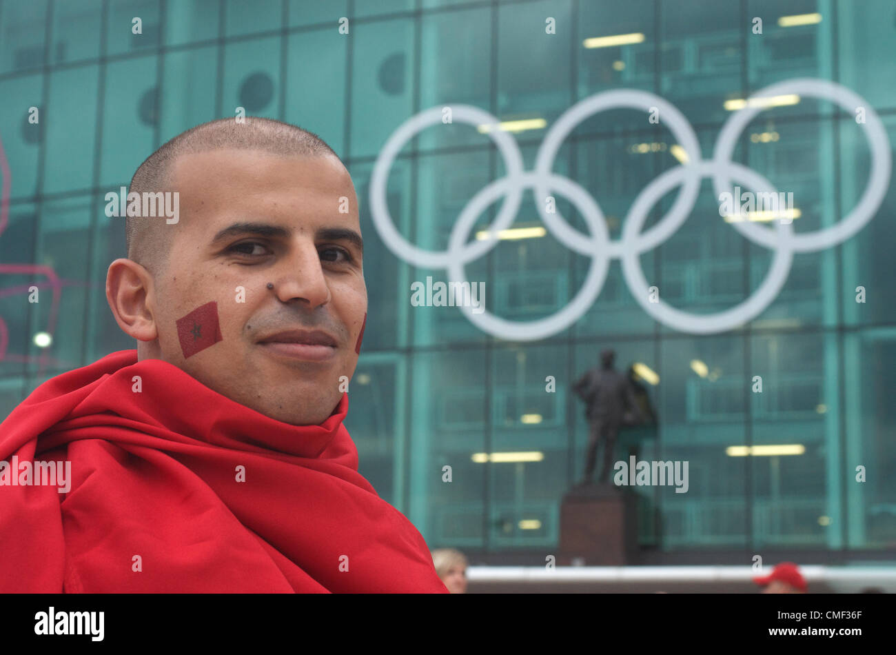 Manchester united manager sir matt busby statue outside old trafford hi ...