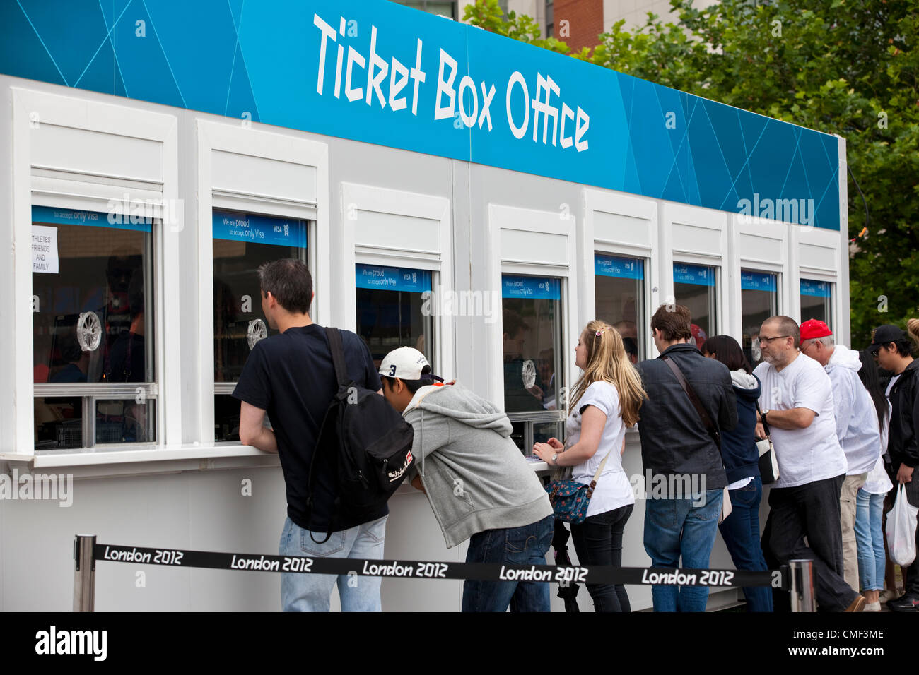 London, UK. Wednesday 1st August 2012. Queues of London Olympic Games ...