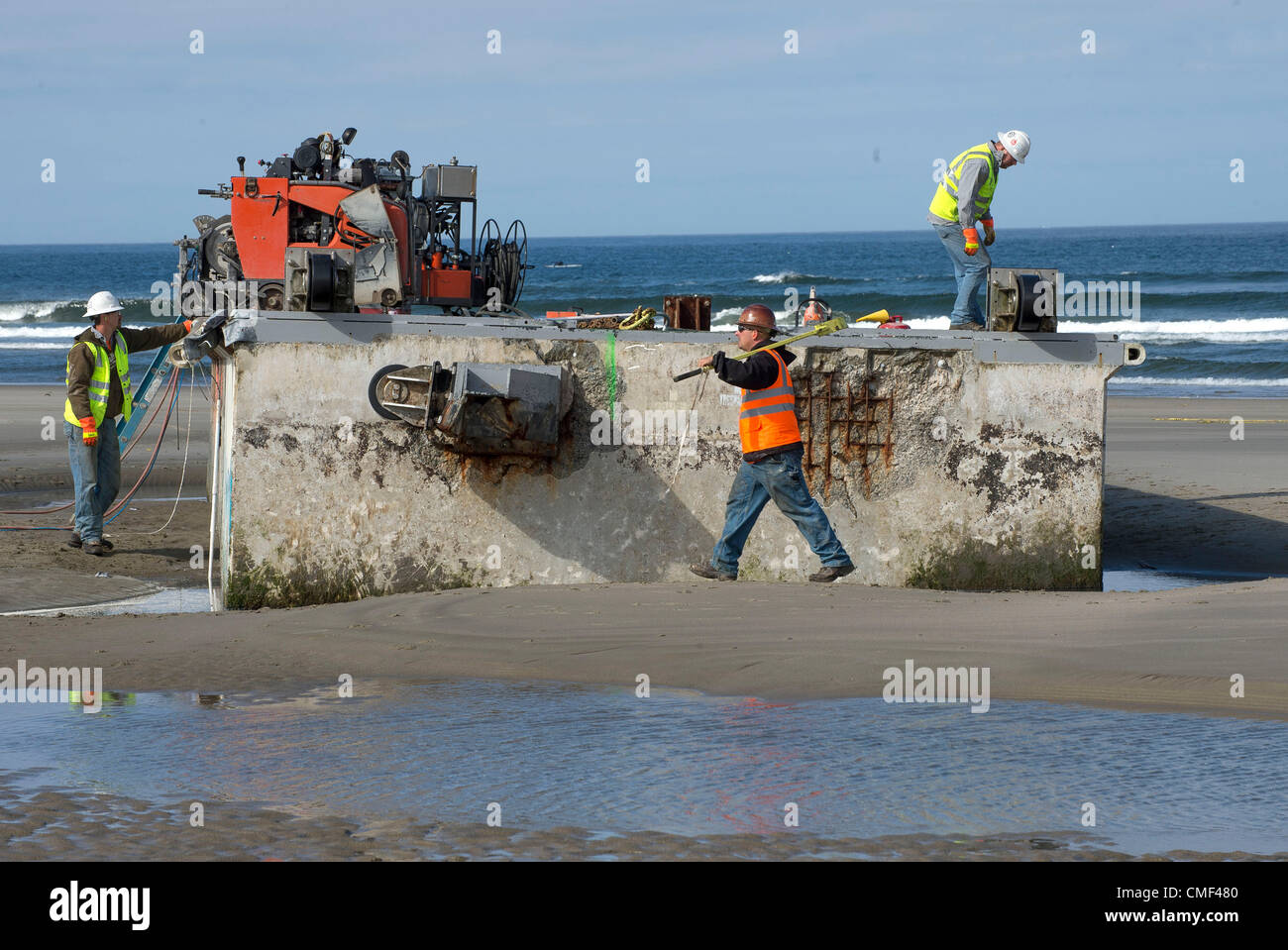 Japanese tsunami hi-res stock photography and images - Alamy