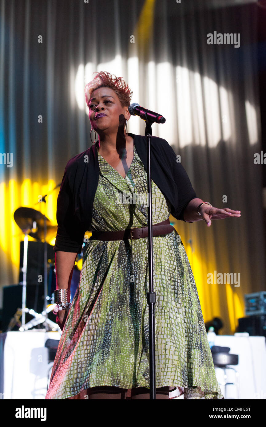 Jacky clark chisholm hi-res stock photography and images - Alamy