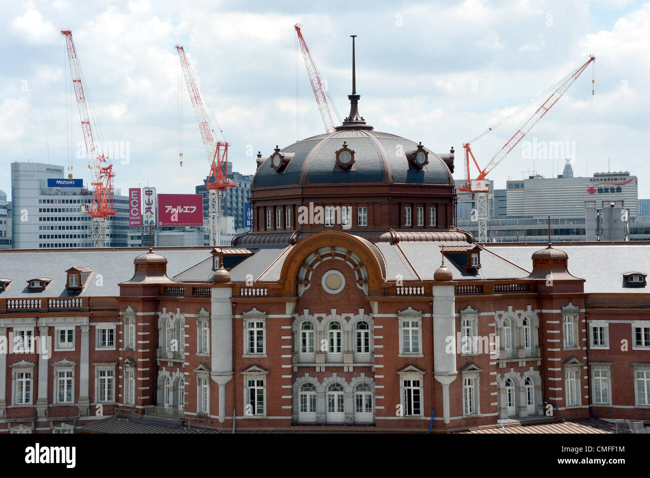 August 3, 2012, Tokyo, Japan - Construction continues as the renovation ...