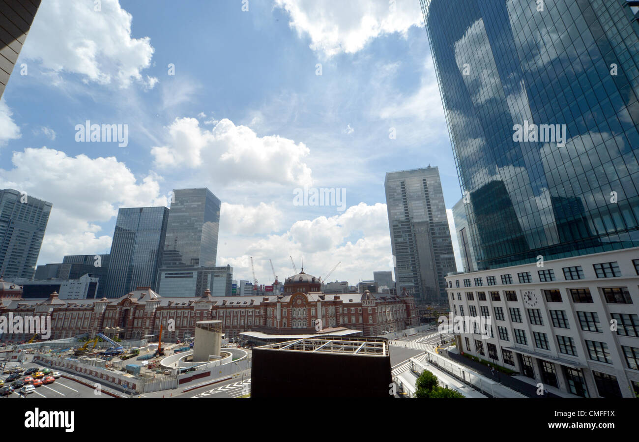 August 3, 2012, Tokyo, Japan - Construction continues as the renovation ...