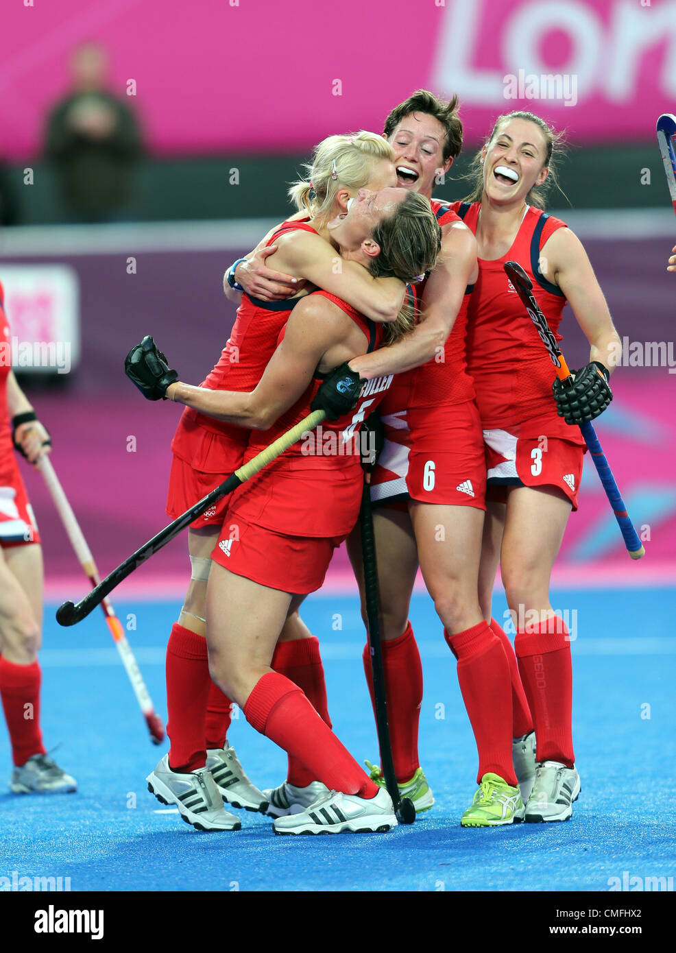 They celebrate victory hi-res stock photography and images - Alamy