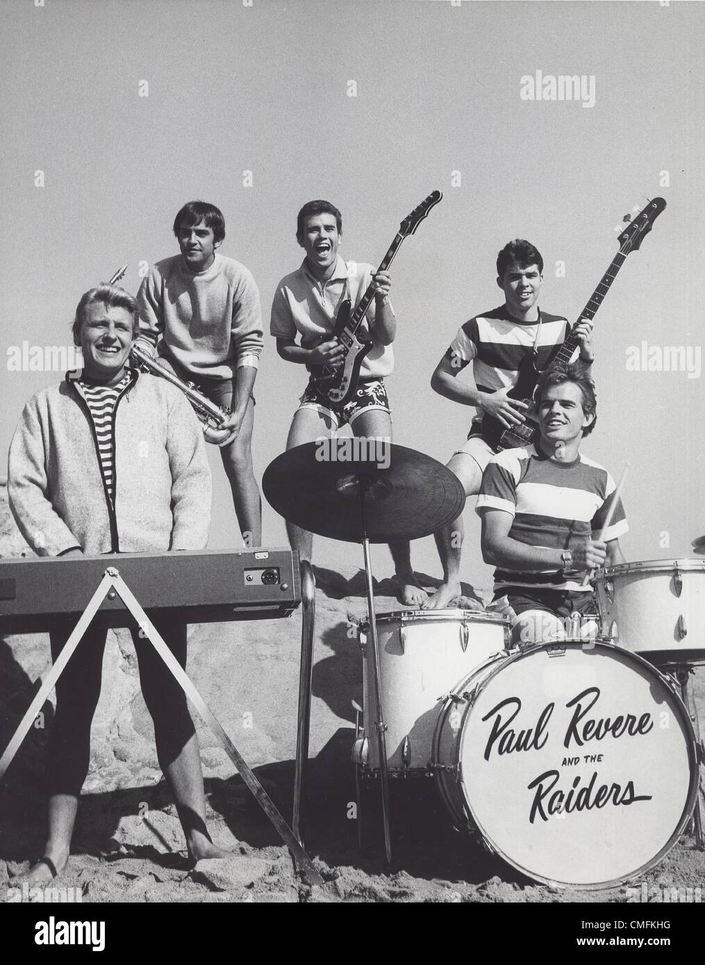 PAUL REVERE AND THE RAIDERS take their swinging sound to the Leo ...