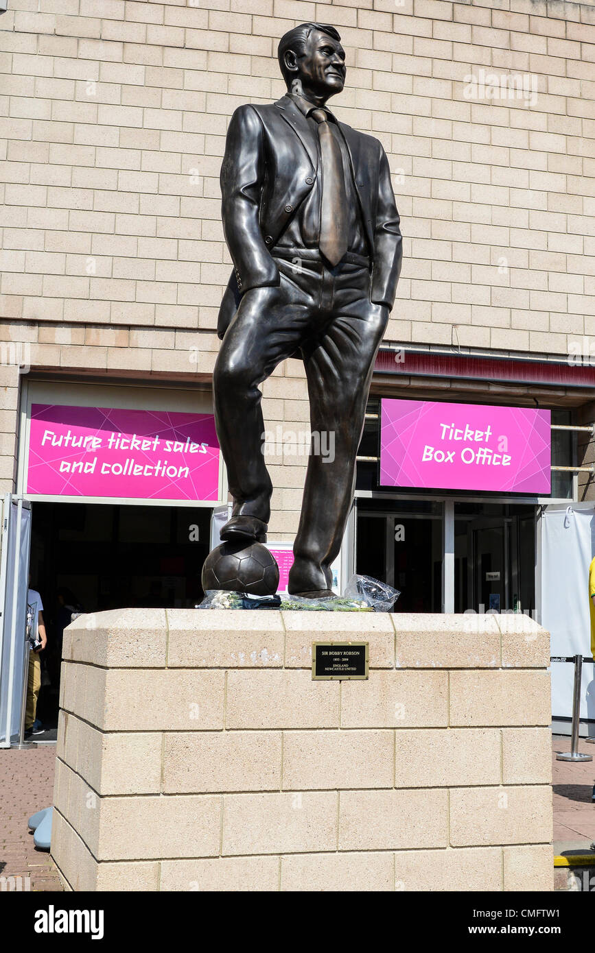Sir bobby robson memorial hi-res stock photography and images - Alamy