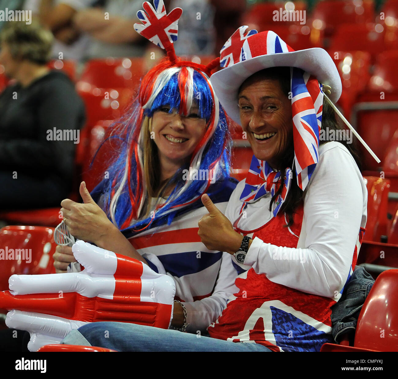Wales supporters hi-res stock photography and images - Alamy