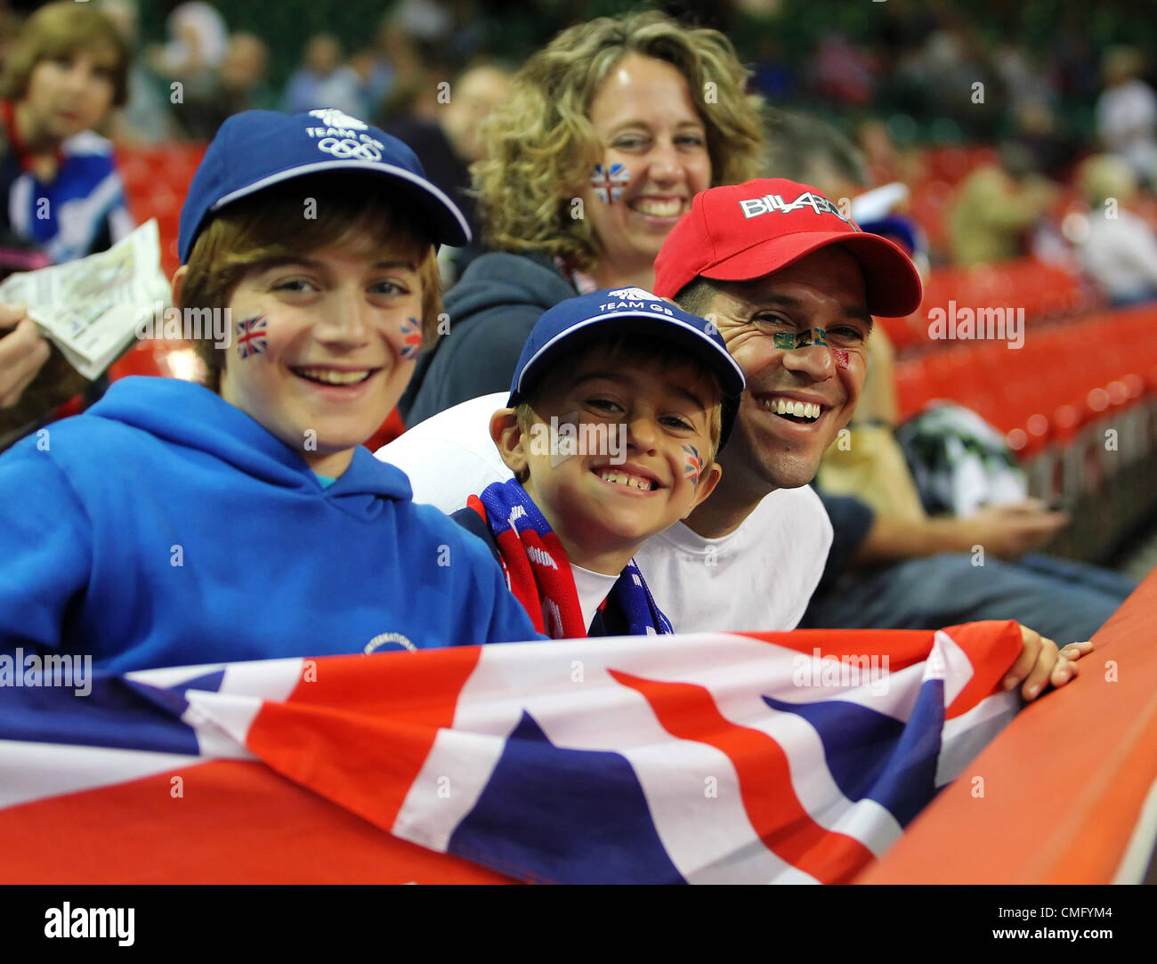 Wales supporters hi-res stock photography and images - Alamy