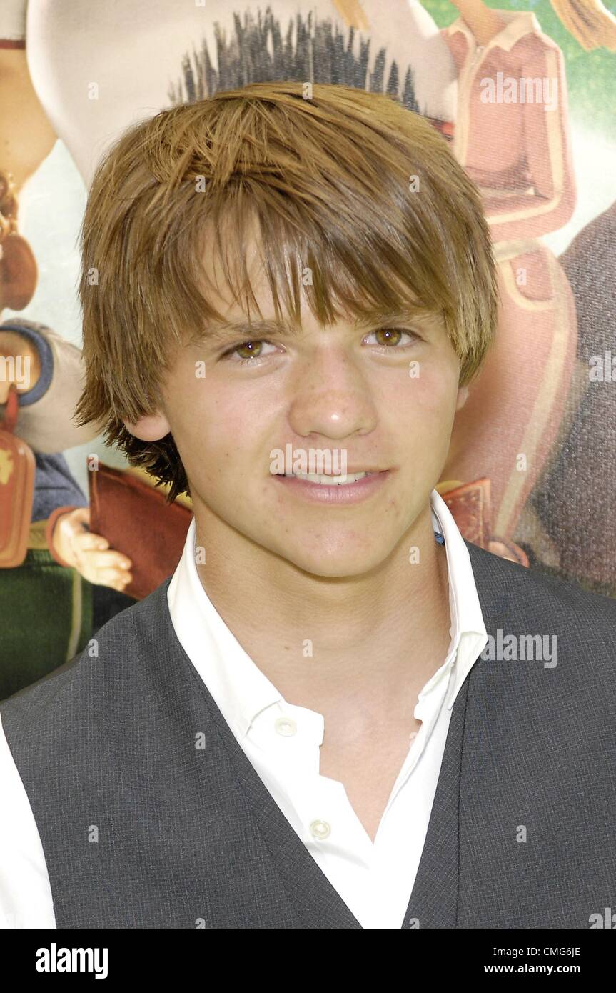 Joel Courtney at arrivals for PARANORMAN Premiere, Universal City Walk ...