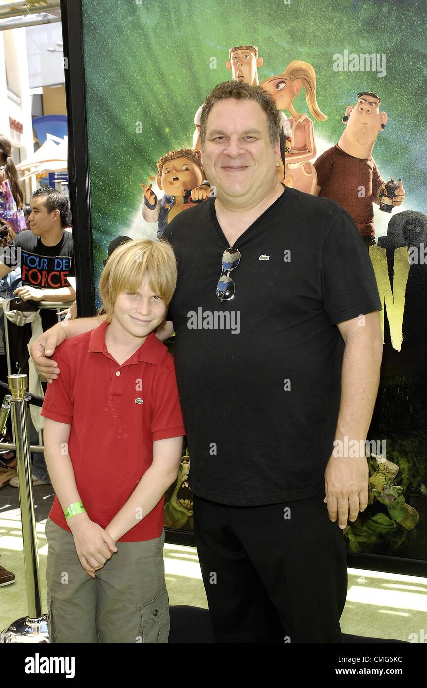 Jeff Garlin at arrivals for PARANORMAN Premiere, Universal City Walk ...