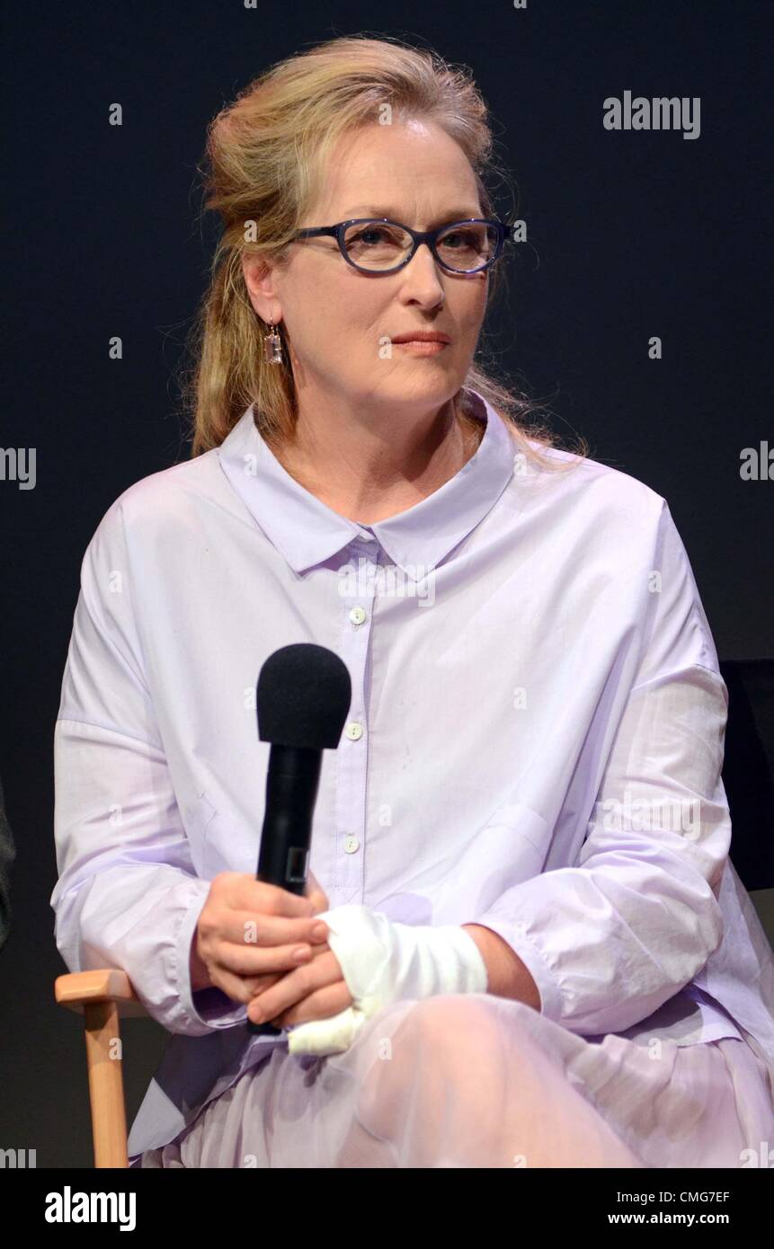 Meryl Streep on stage for Meet The Filmmakers: HOPE SPRINGS, Apple ...