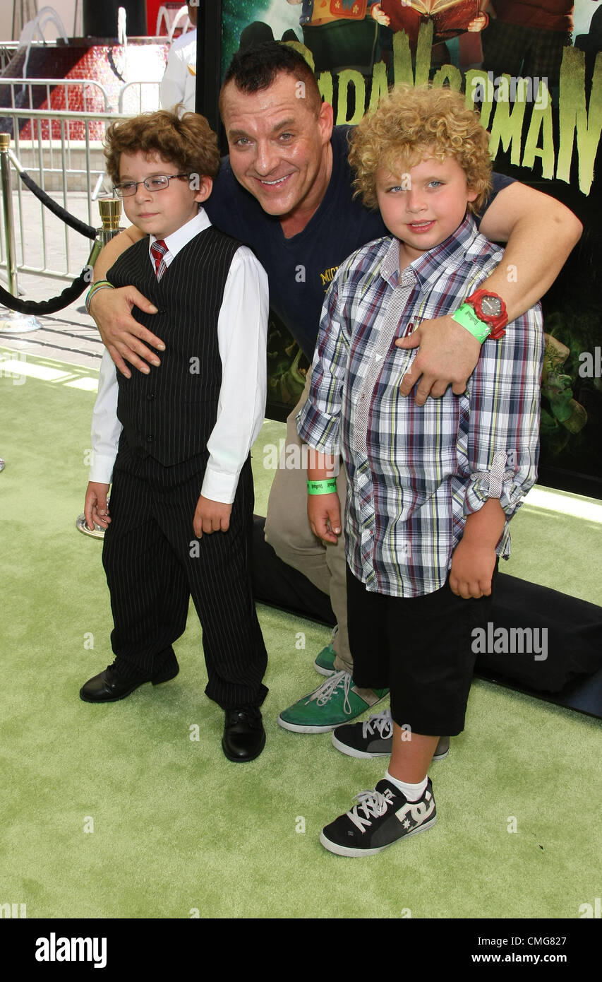 TOM SIZEMORE & SONS PARANORMAN. LOS ANGELES PREMIERE LOS ANGELES ...
