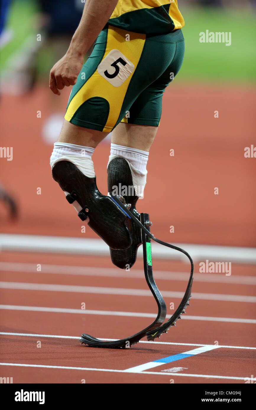 Oscar pistorius blades hi-res stock photography and images - Alamy