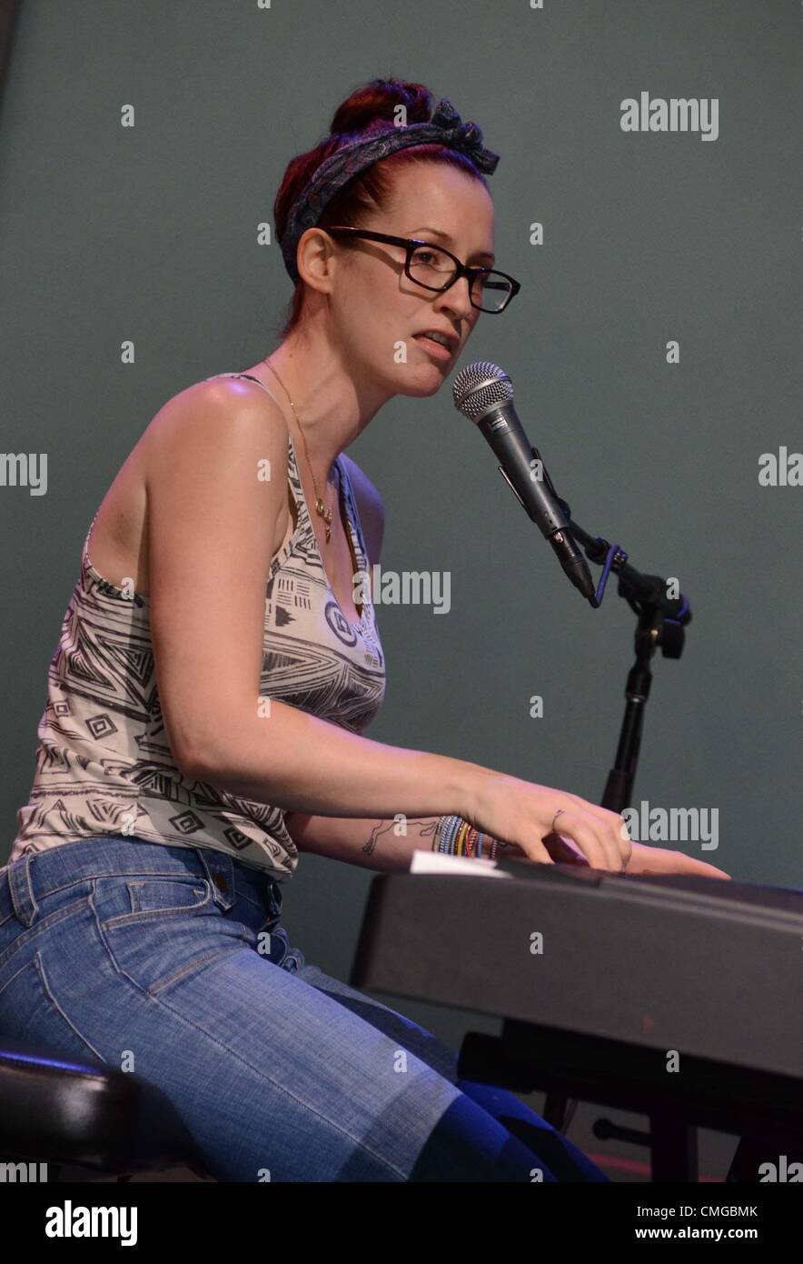 Ingrid Michaelson At In Store Appearance For Live At The Apple Store