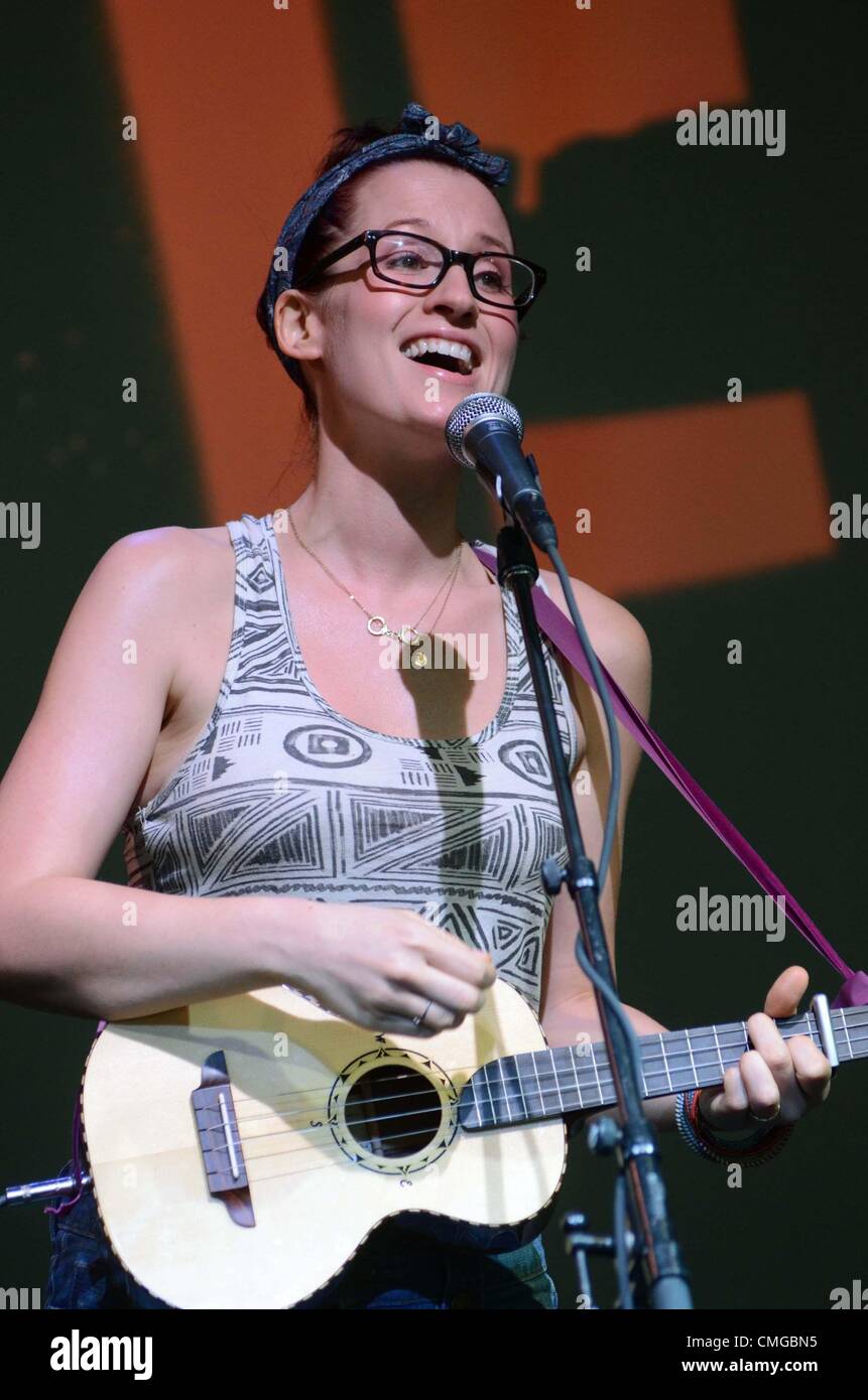 Ingrid Michaelson at in-store appearance for Live at the Apple Store ...