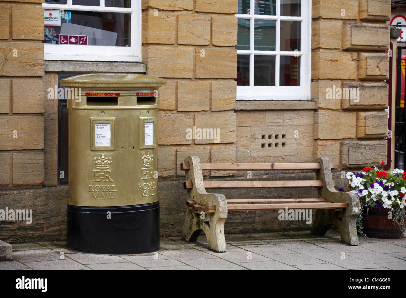 Gold mail boxes hi-res stock photography and images - Alamy