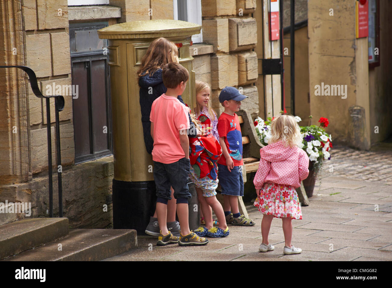 Sherborne post box hi-res stock photography and images - Alamy