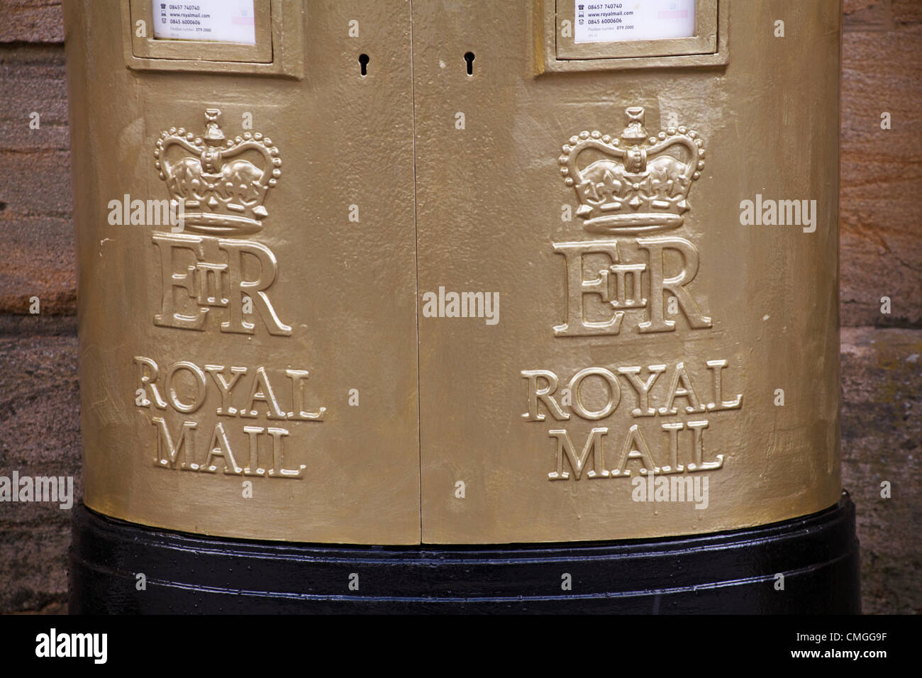 Gold post boxes hi-res stock photography and images - Alamy